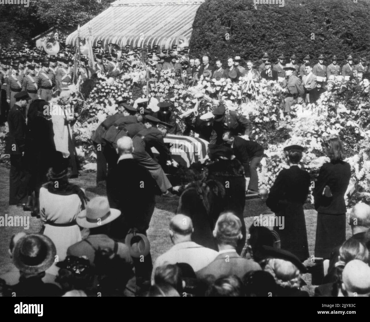 President Roosevelt Is Laid To Rest - Servicemen Lower Casket ...