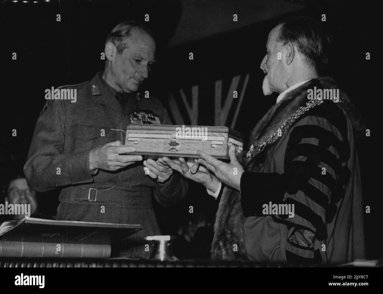 Arthur bernard hi-res stock photography and images - Alamy