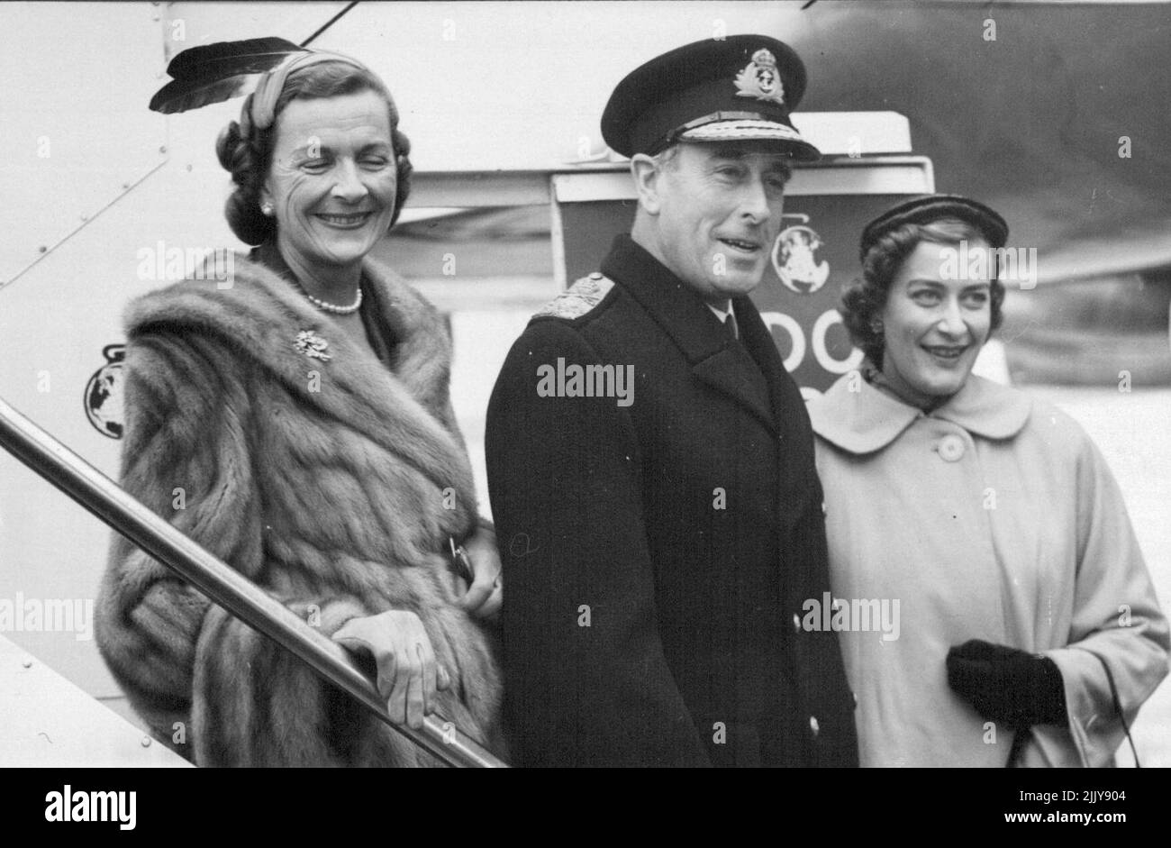 Prince philip mountbatten 1954 Black and White Stock Photos & Images ...