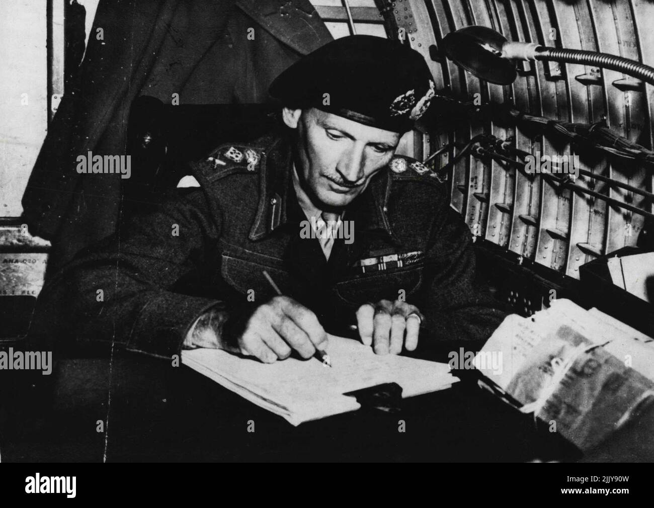 General bernard l montgomery hi-res stock photography and images - Alamy
