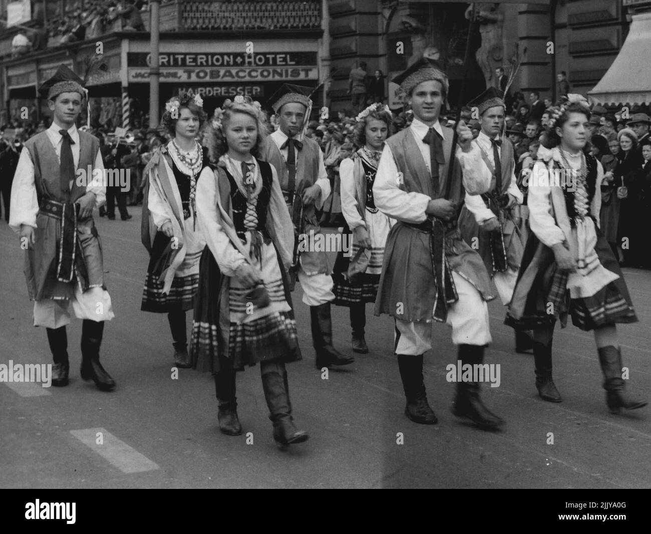 Adelaide Jubilee Procession -- Polish children were among the New ...