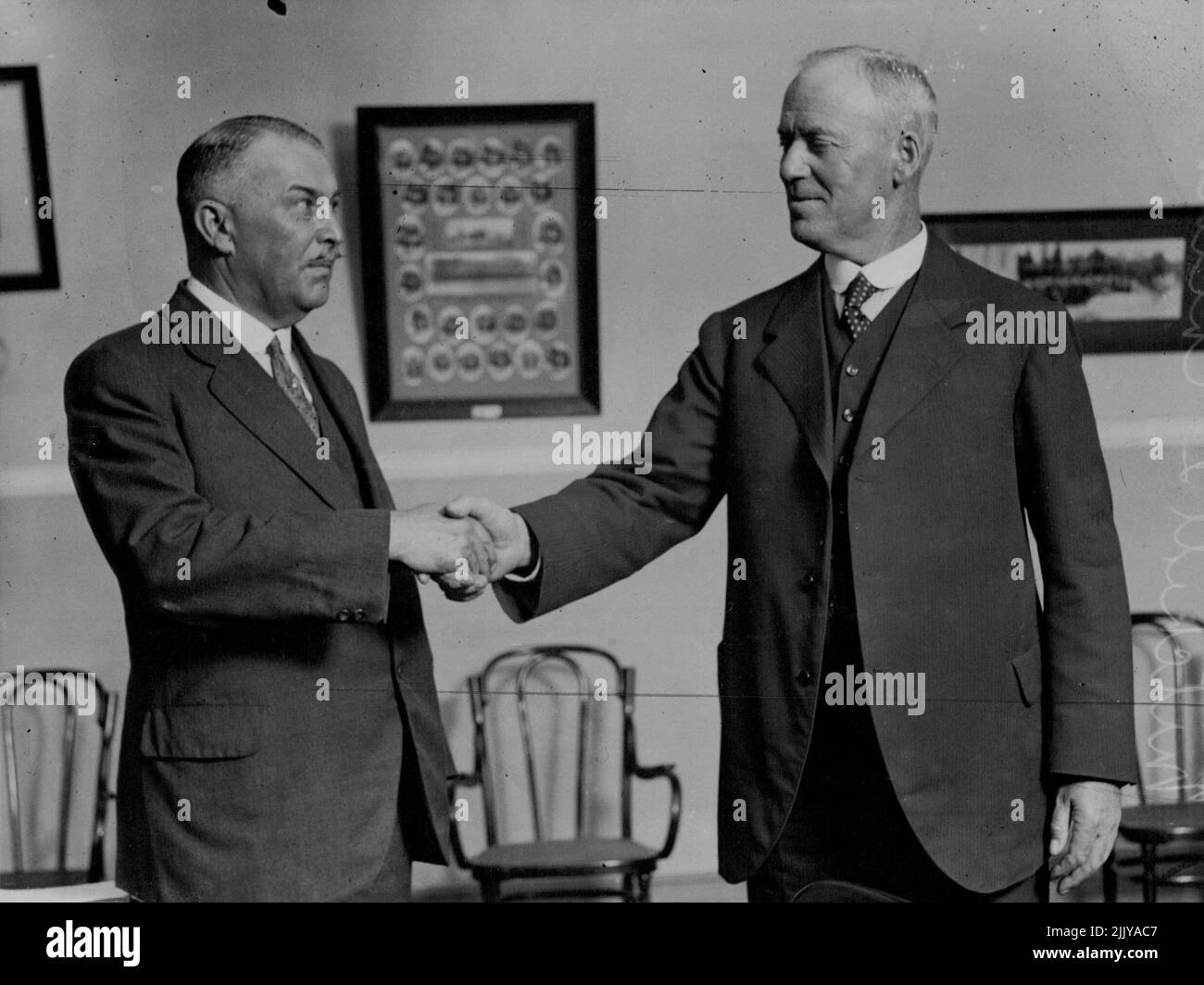 30 november 1954 hi-res stock photography and images - Alamy