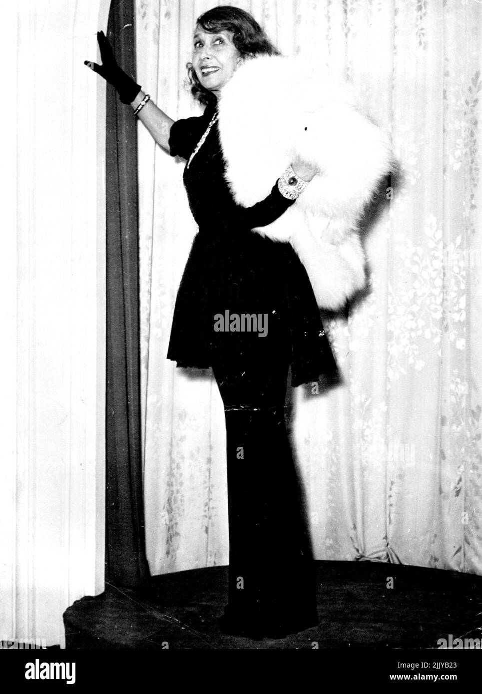 Mistinguett - Stage & Screen. May 01, 1953 Stock Photo - Alamy