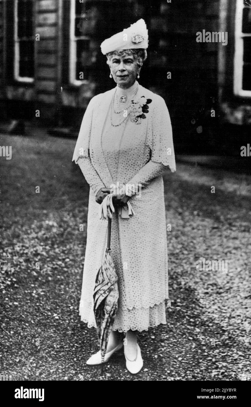 Past and Present Pictures of Queen Mary who celebrates her 80th ...