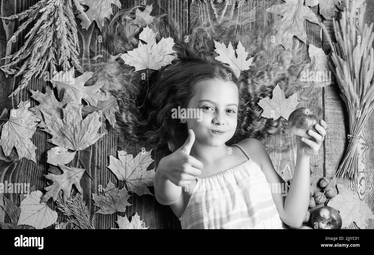 I like apples. Organic and natural food for kids health. Little girl ...