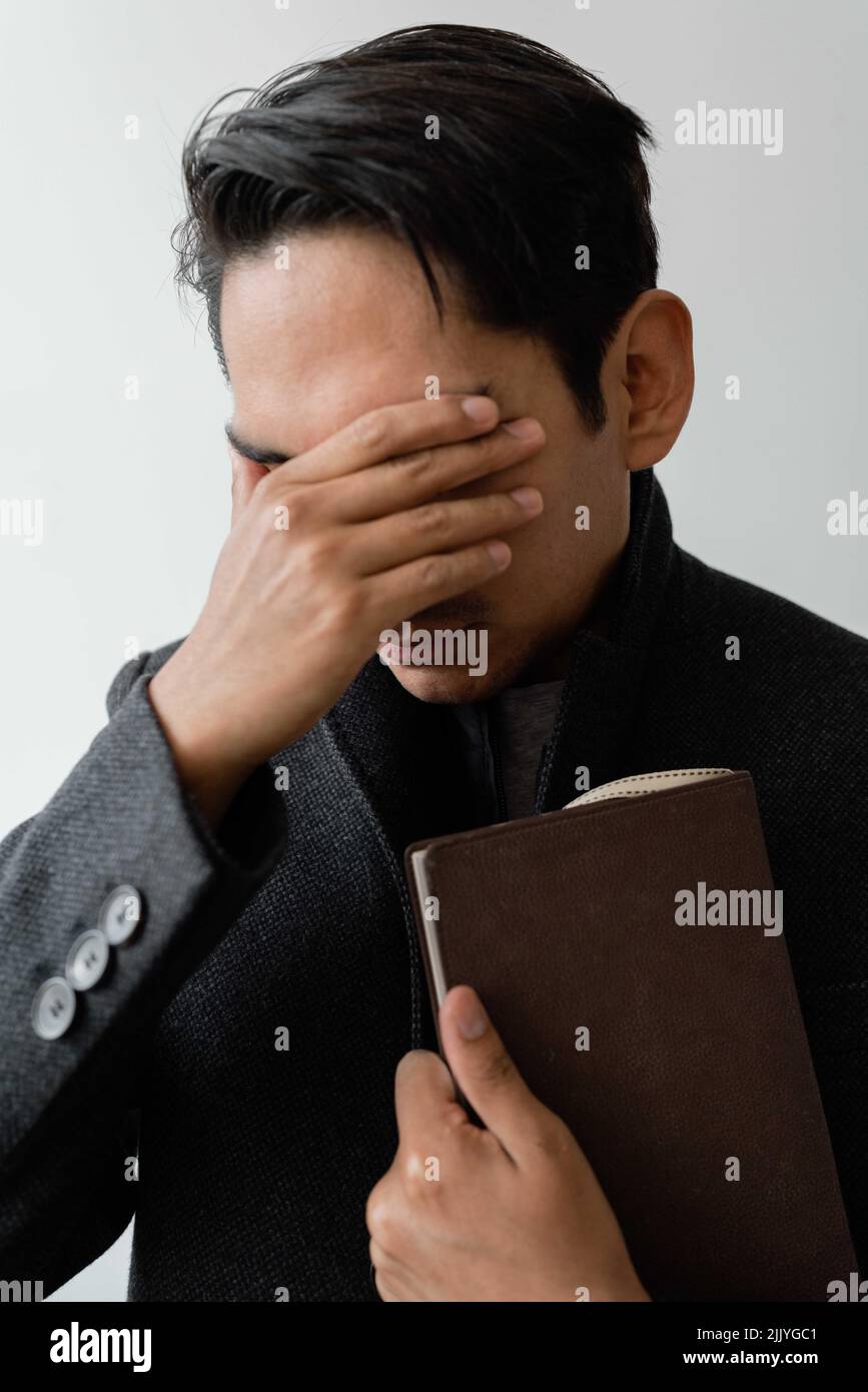 Cool guy standing hi-res stock photography and images - Alamy