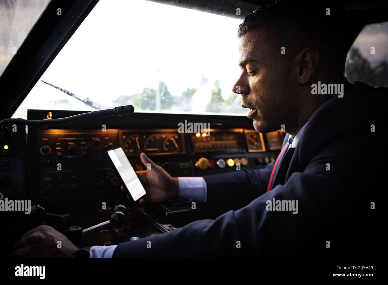2022-07-28 21:09:05 UTRECHT - A conductor of the NS in a coupe on the ...