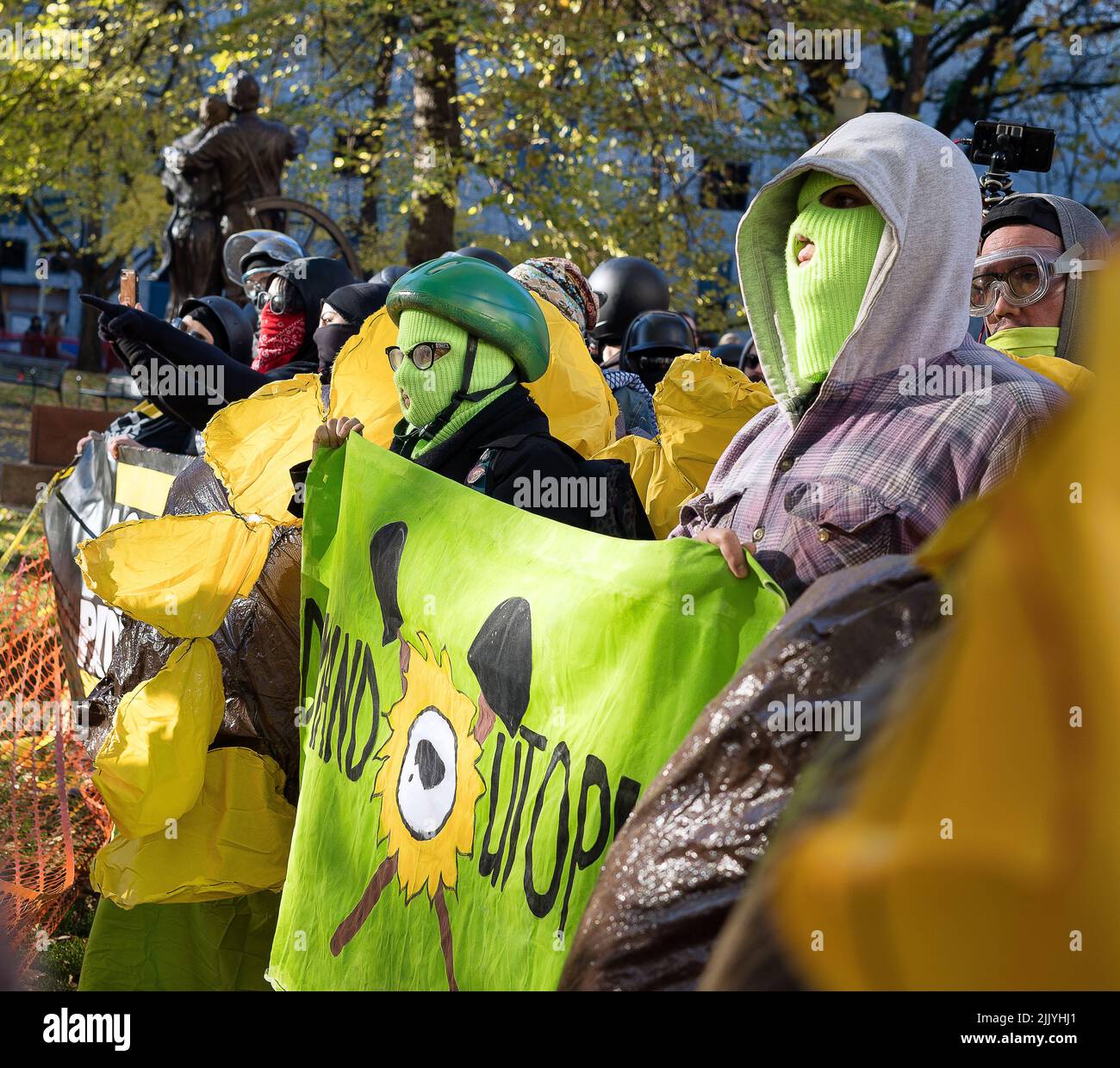 Proud boys portland hi-res stock photography and images - Alamy