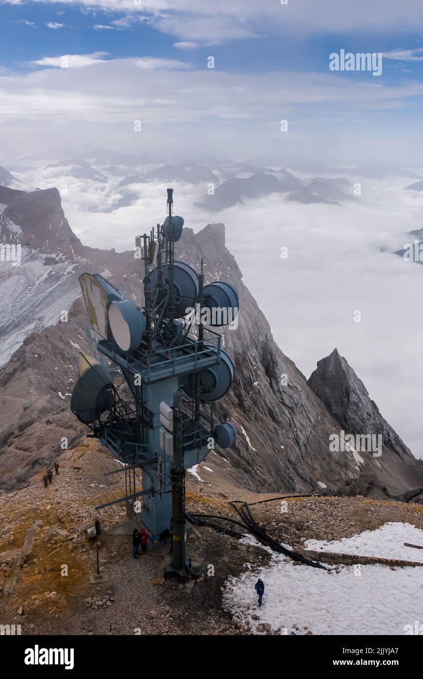 Repeaters with powerful Radio Antennas for Telecommunications of ...