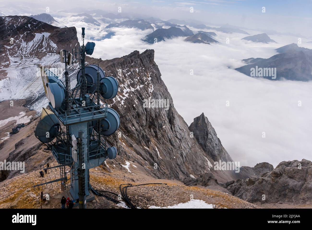 Repeaters with powerful Radio Antennas for Telecommunications of ...