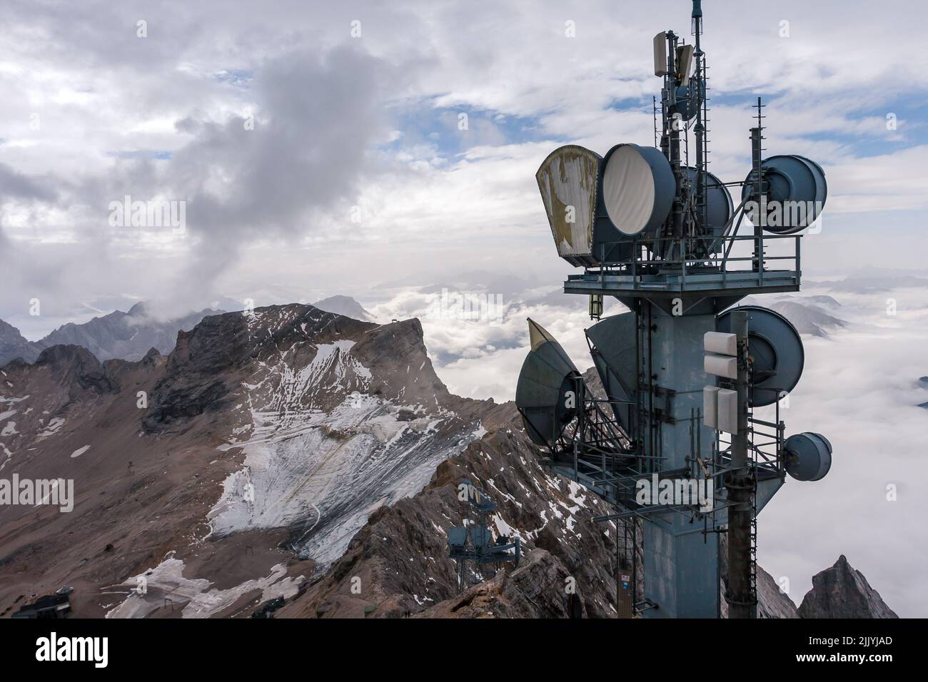 Repeaters with powerful Radio Antennas for Telecommunications of ...