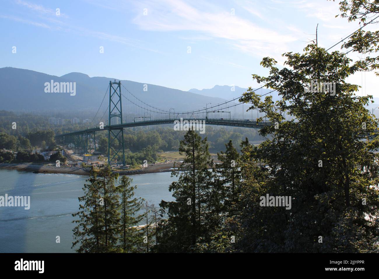 Lions gate bridge vancouver hi-res stock photography and images - Alamy