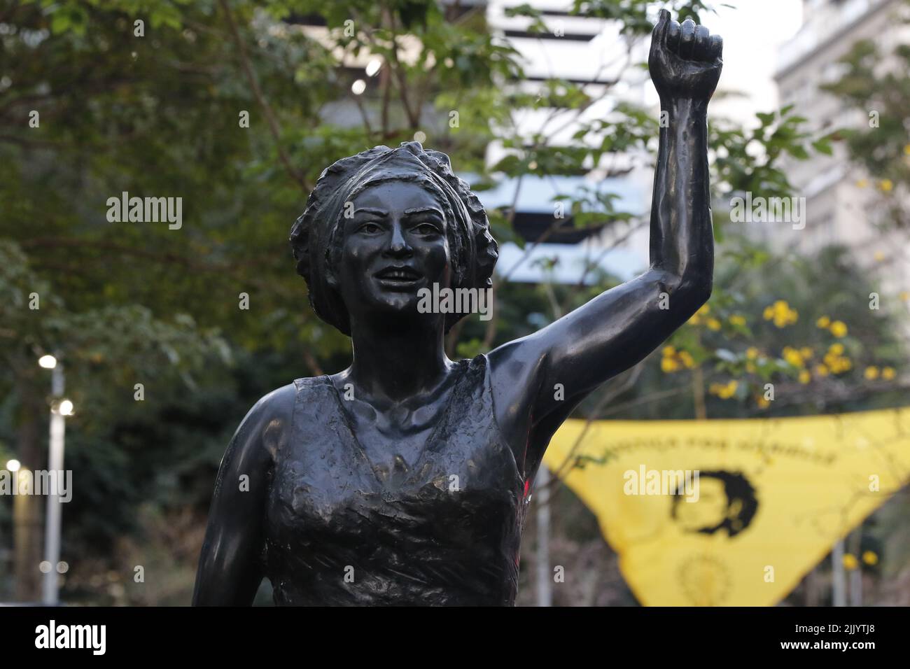 Marielle Franco statue in tribute to murder councilwoman. Homage to ...
