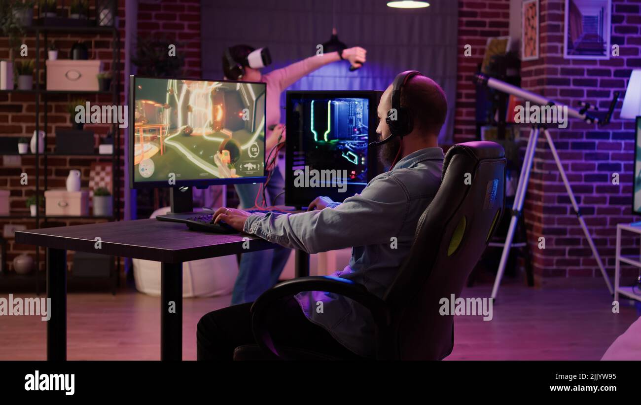 First person shooter vr hi-res stock photography and images - Alamy