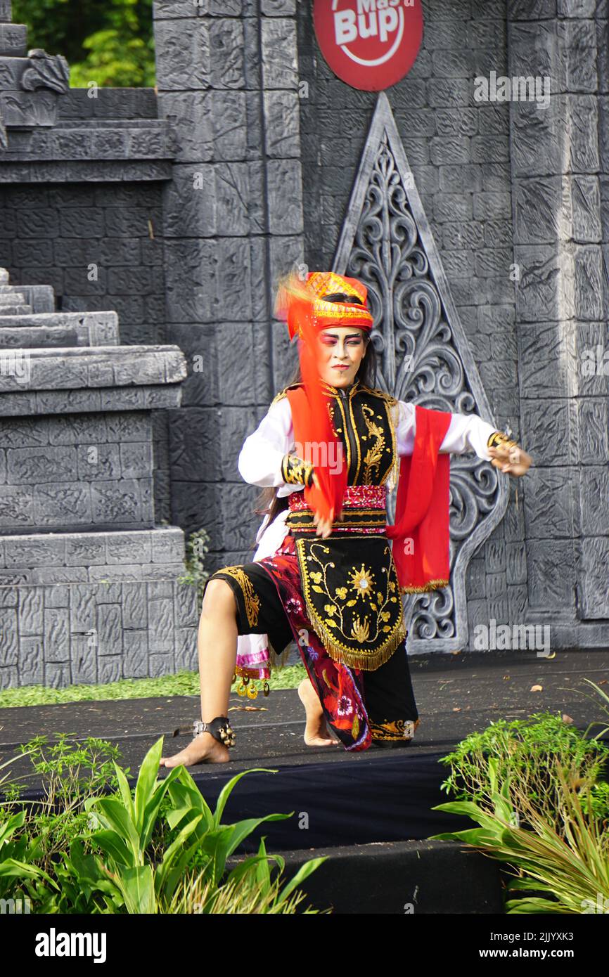 Indonesian dancer perform Remo Dance to celebrate world dance day Stock ...