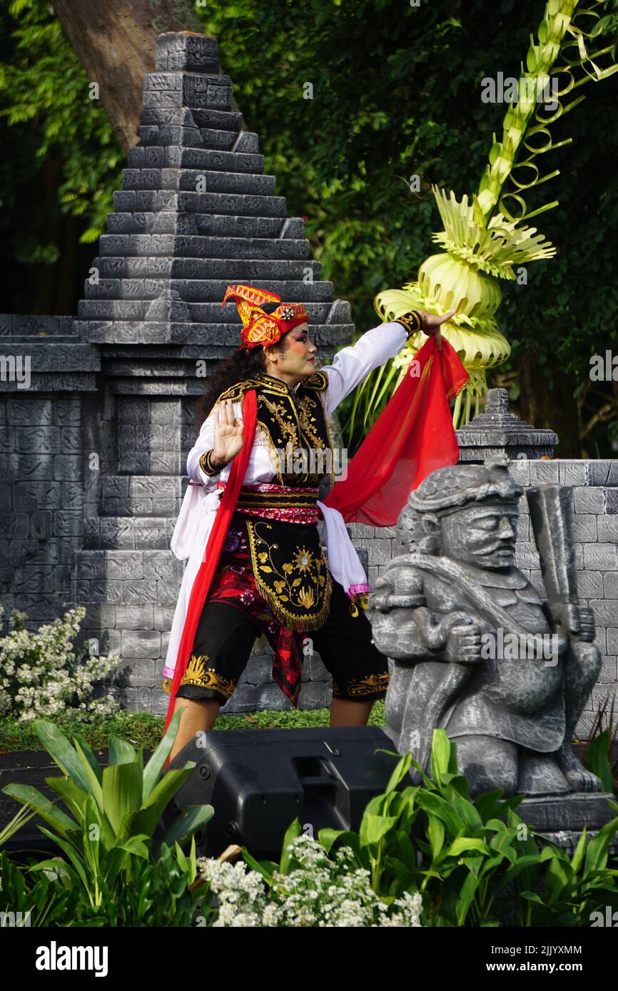 Indonesian dancer perform Remo Dance to celebrate world dance day Stock ...