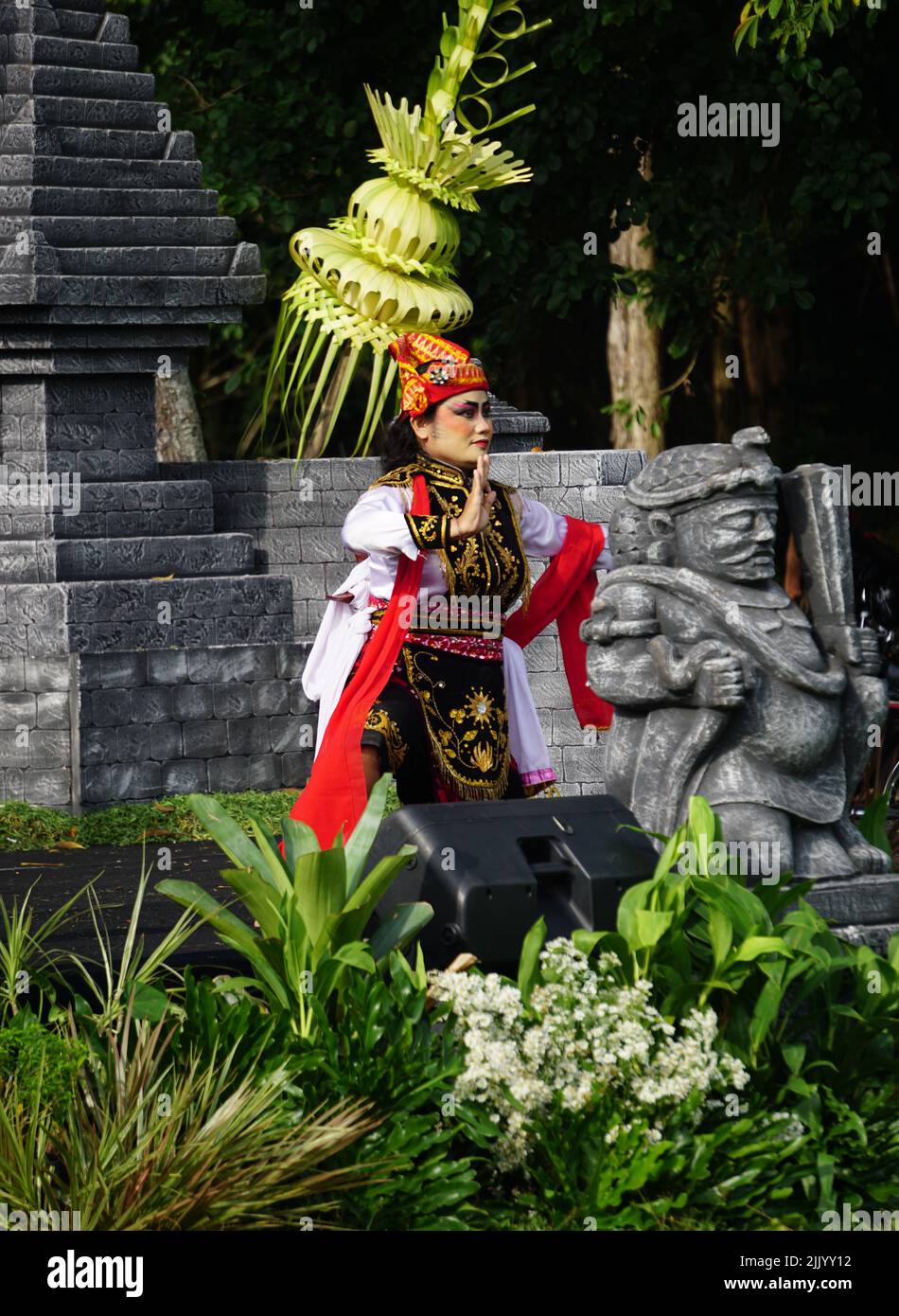 Indonesian dancer perform Remo Dance to celebrate world dance day Stock ...