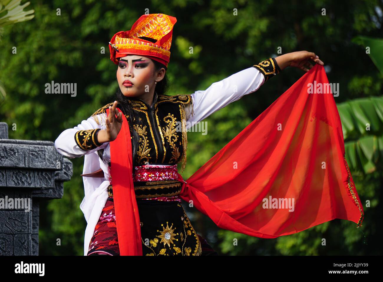 Indonesian dancer perform Remo Dance to celebrate world dance day Stock ...