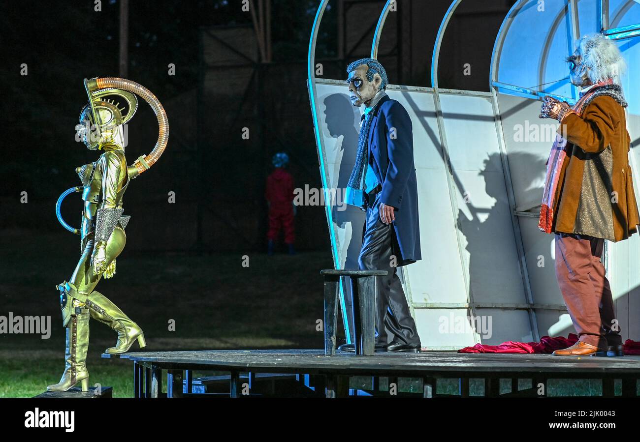 Netzeband, Germany. 25th July, 2022. Virginie Schwarz as Machine Maria ...