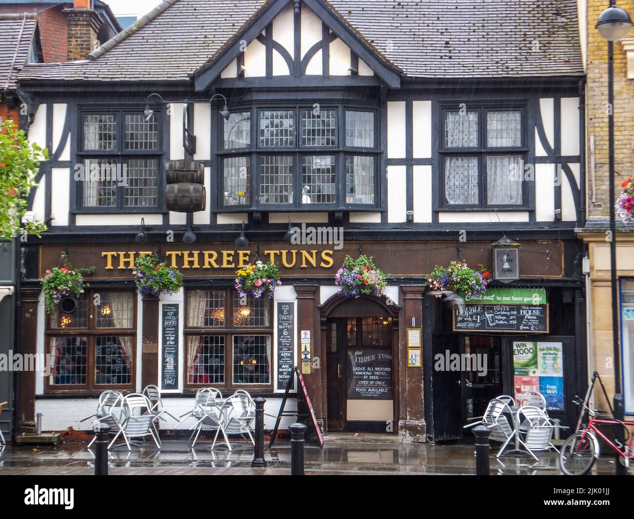 A rainy day at the Three Tuns Inn pub in Uxbridge, Hillingdon ...