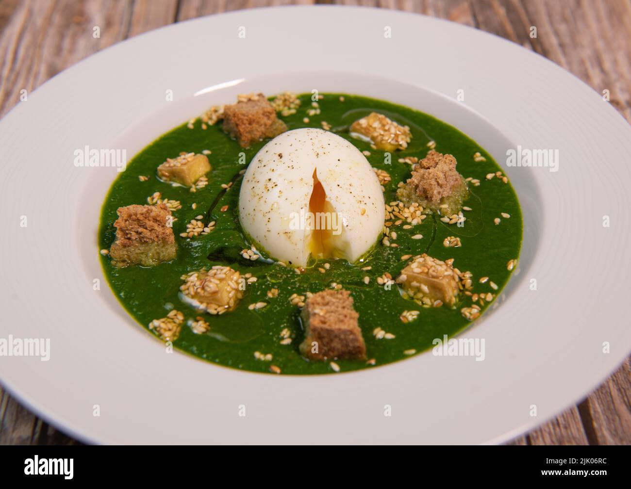 RECIPE FOR SOFT-BOILED EGG ON A COULIS OF TETRAGONE, BASIL, SAVORY AND ...