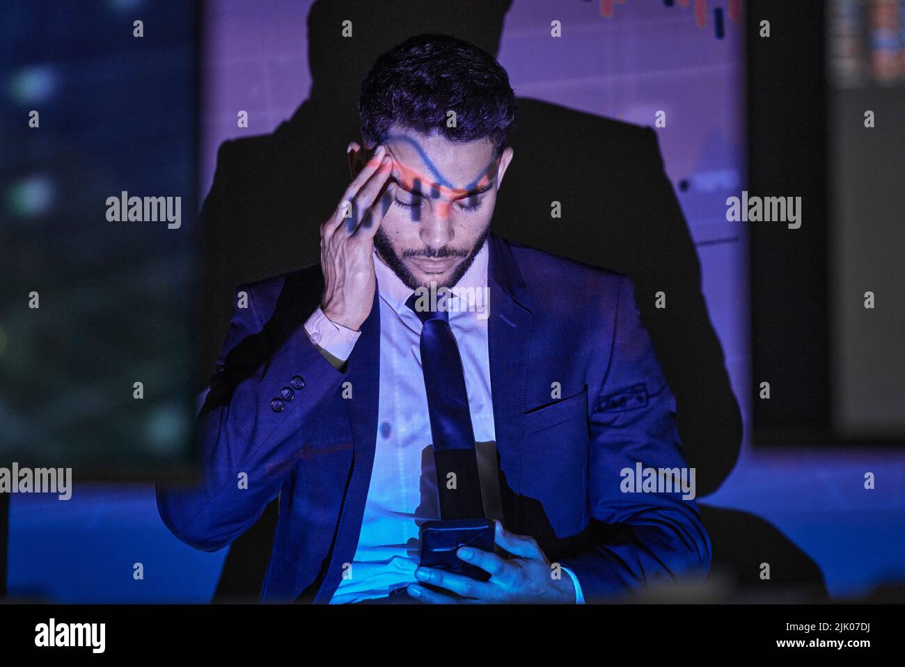 Frustrated trader looking graph hi-res stock photography and images - Alamy