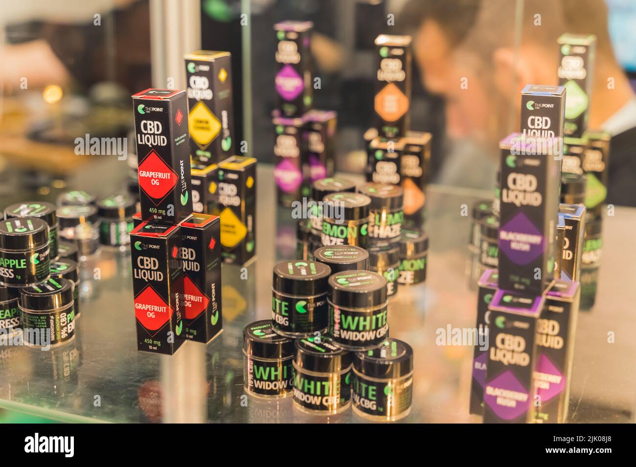 Glass showcase hi-res stock photography and images - Alamy