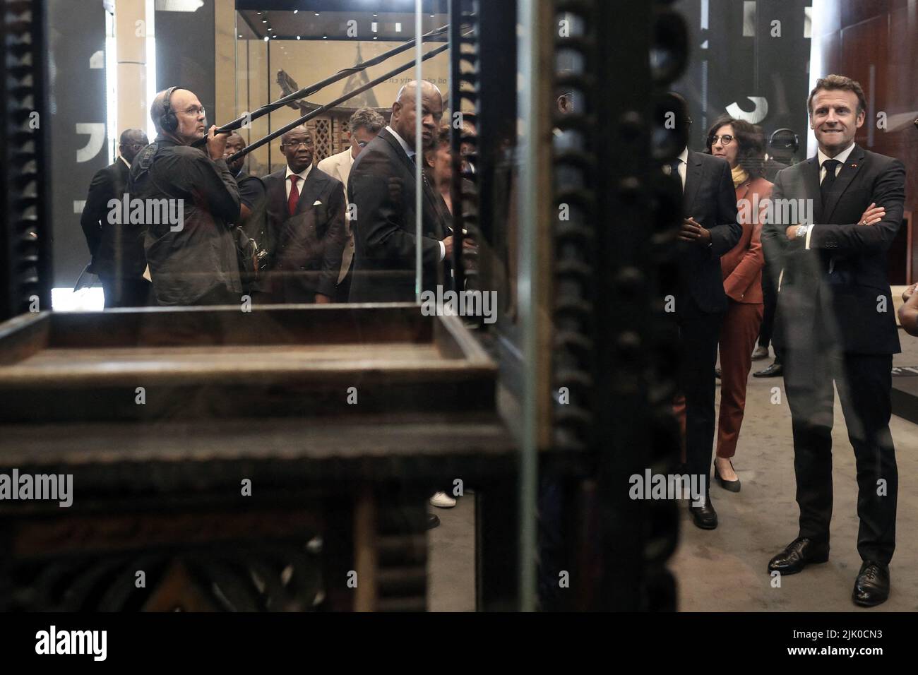 President Emmanuel Macron visits the exhibition "Benin Art of yesterday ...
