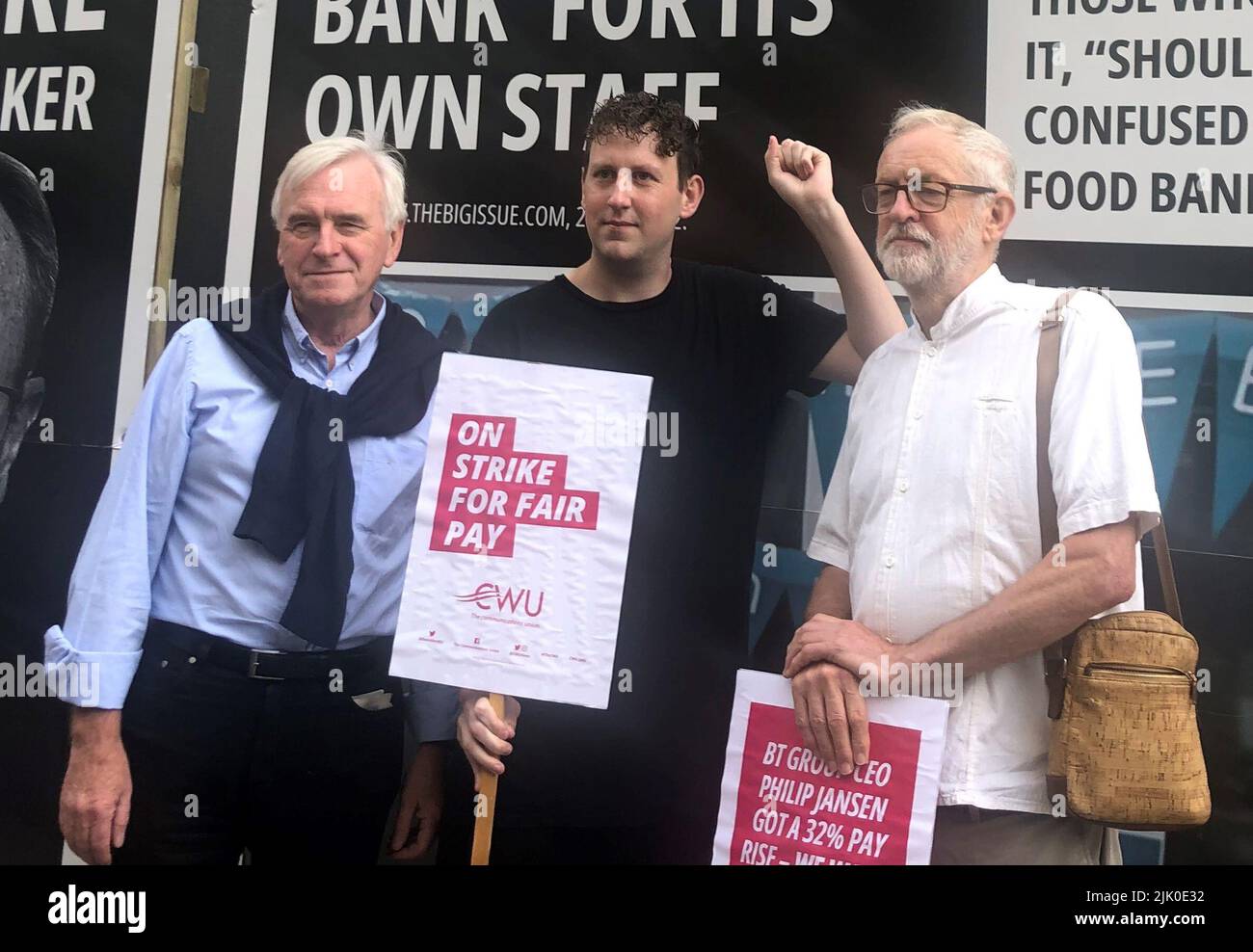 Openreach workers hi-res stock photography and images - Alamy