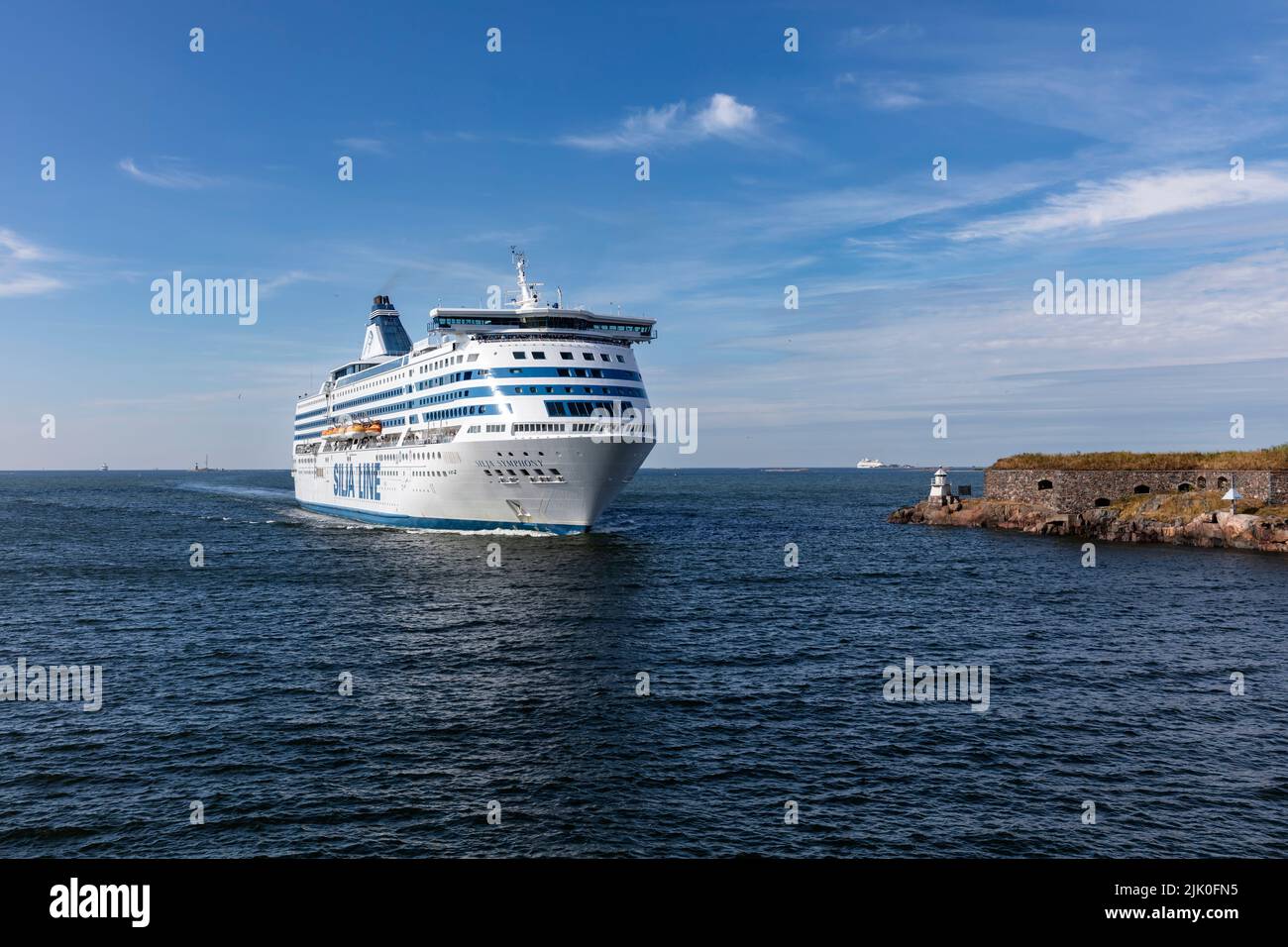 Silja Line ship Silja Symphony arrives trough narrow Kustaanmiekka ...