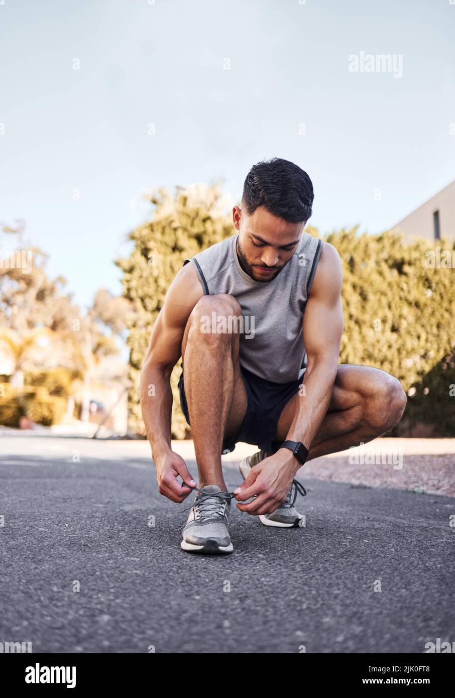 Crouching cardio hi-res stock photography and images - Alamy