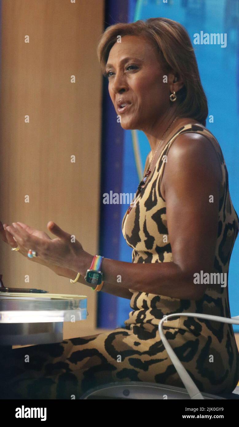 Presenters At `Good Morning America`. -PICTURED: Robin Roberts ...