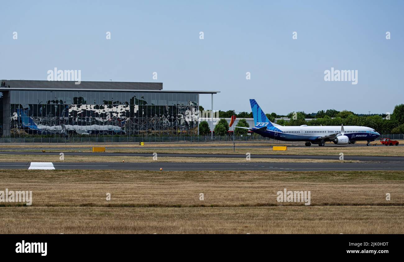 Boeing 737 max10 hi-res stock photography and images - Alamy