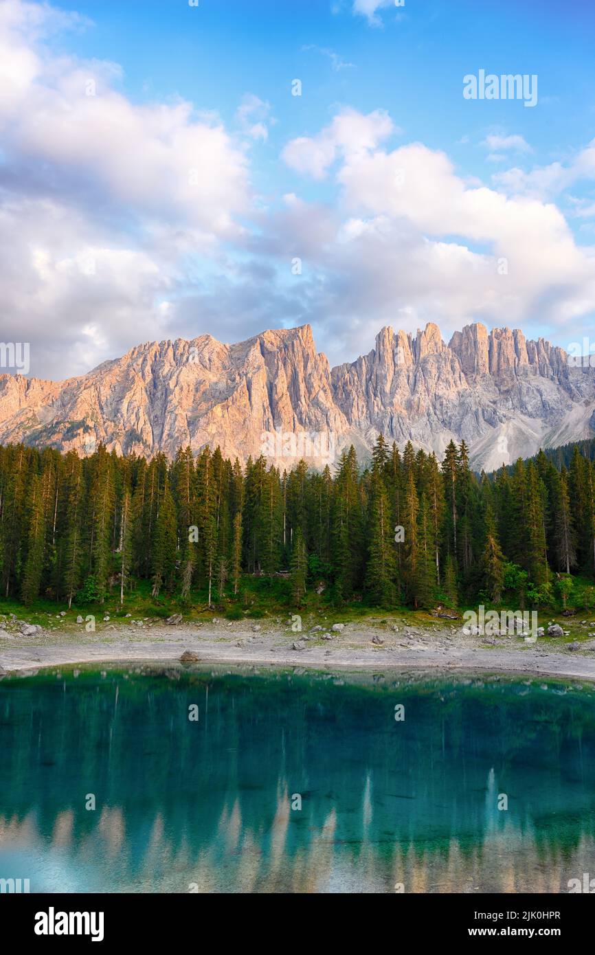 Stunning view of Carezza Lake (Lago di Carezza) with its emerald green ...