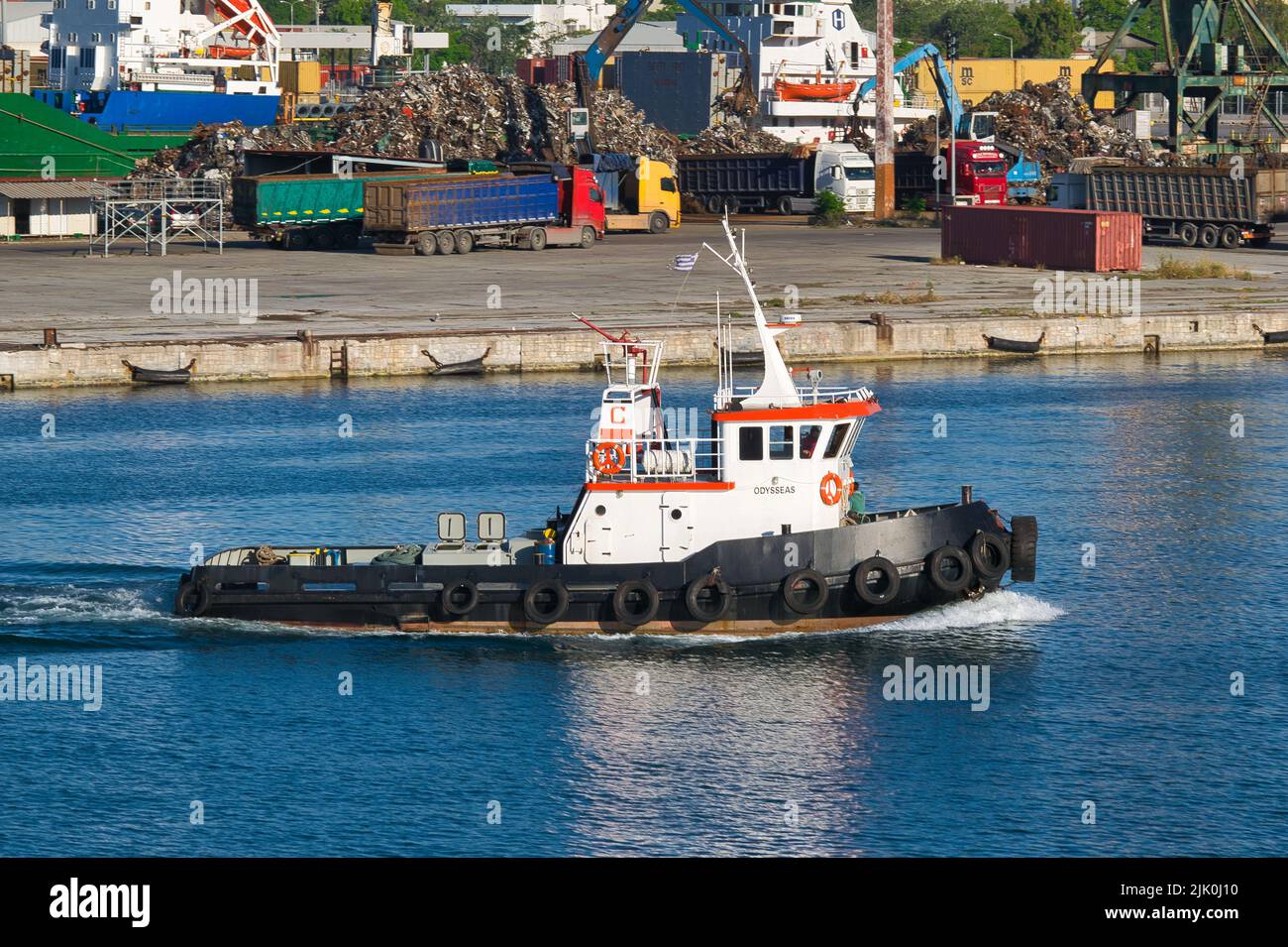 tugboat a small, powerful boat used to push or pull barges or to help ...