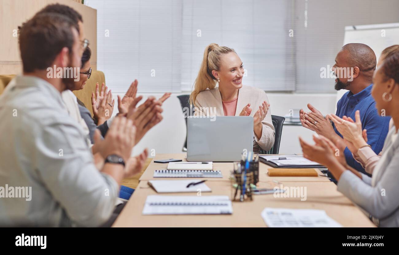Business meeting round table hi-res stock photography and images - Alamy