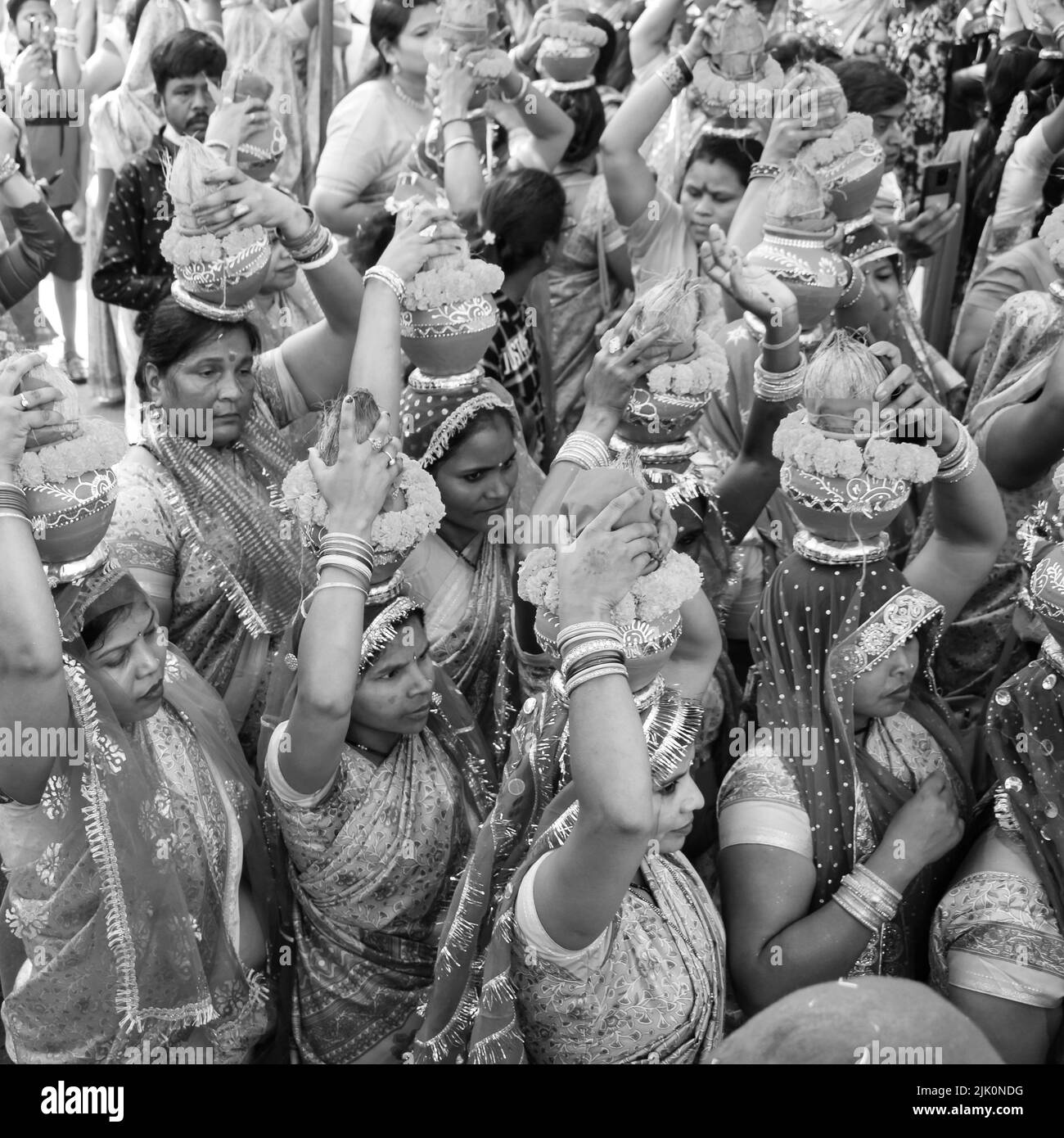 Hindu devotees crowd temple Black and White Stock Photos & Images - Alamy