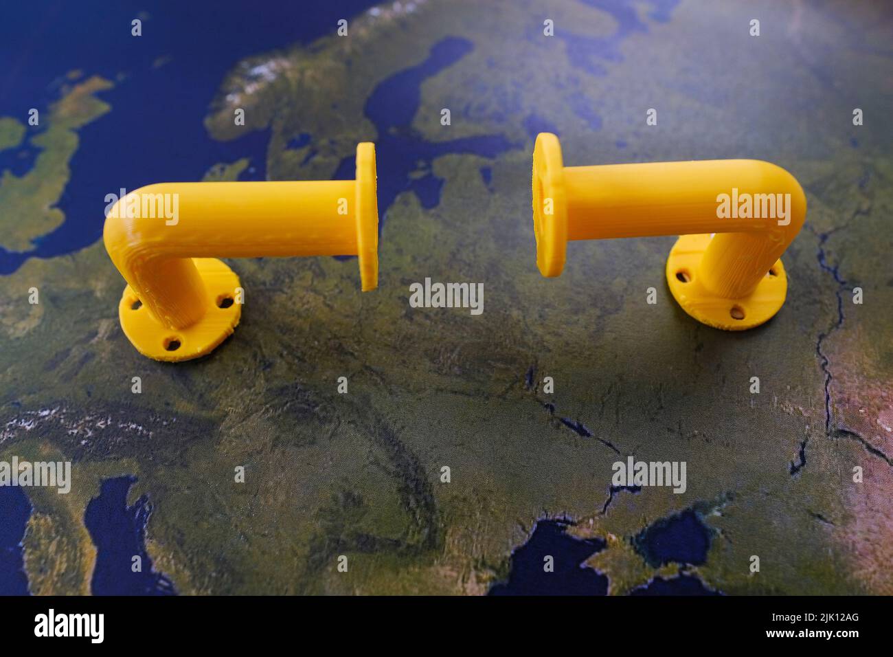 Map of pipelines russia hi-res stock photography and images - Alamy