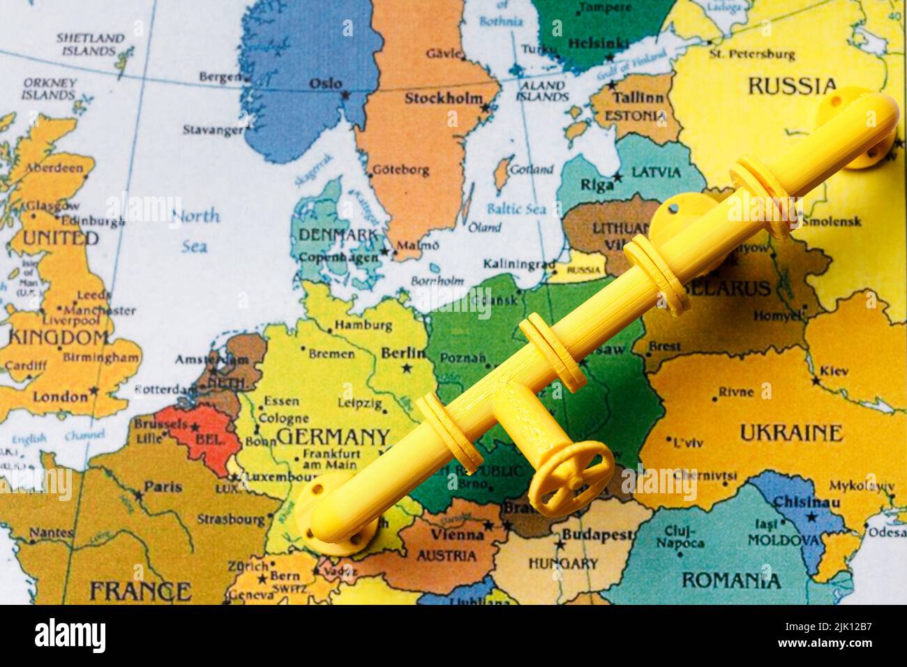 Map of pipelines russia hi-res stock photography and images - Alamy