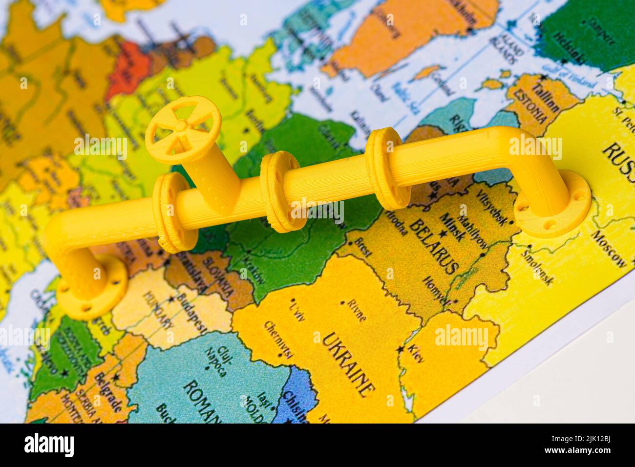 Map of pipelines russia hi-res stock photography and images - Alamy