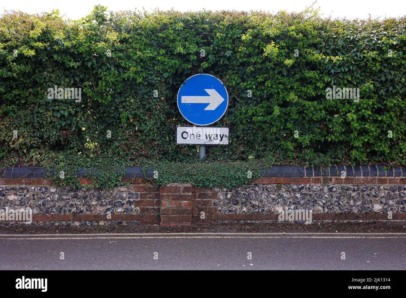 One Way Road Sign Stock Photo - Alamy