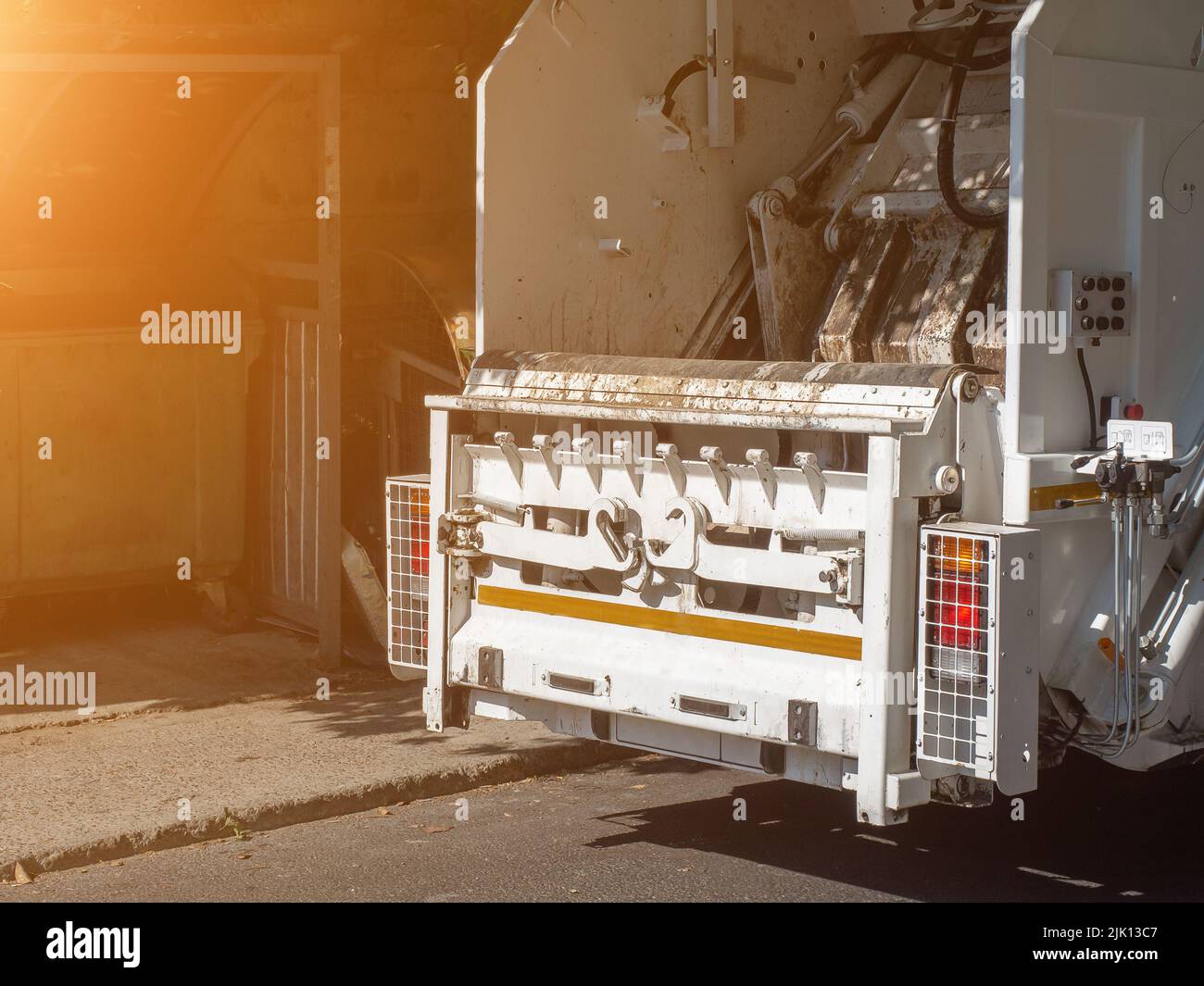Trash pickup lorry hi-res stock photography and images - Alamy