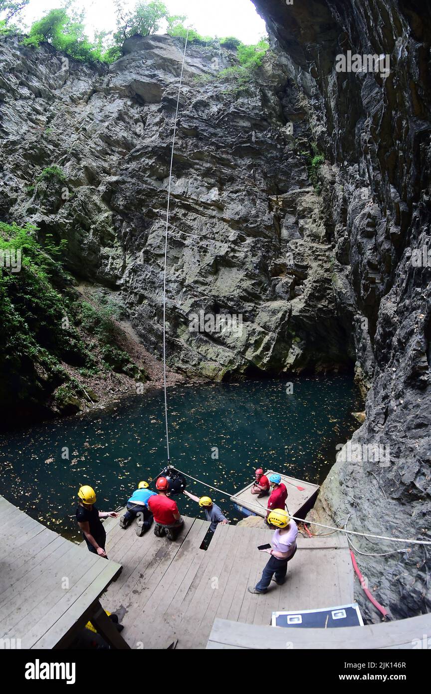 The first dive of a special robot developed by a Hungarian-Portuguese ...