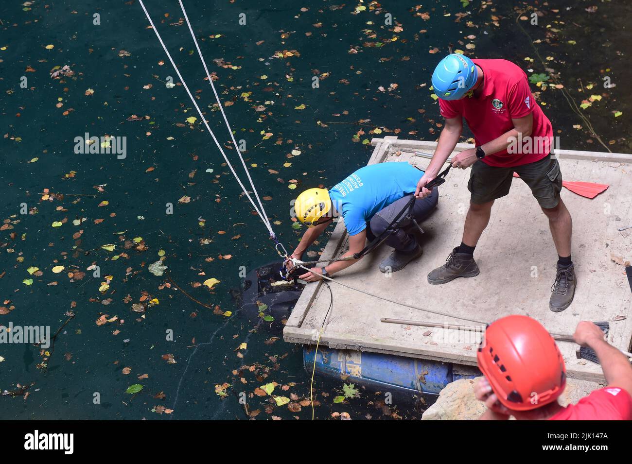 The first dive of a special robot developed by a Hungarian-Portuguese ...