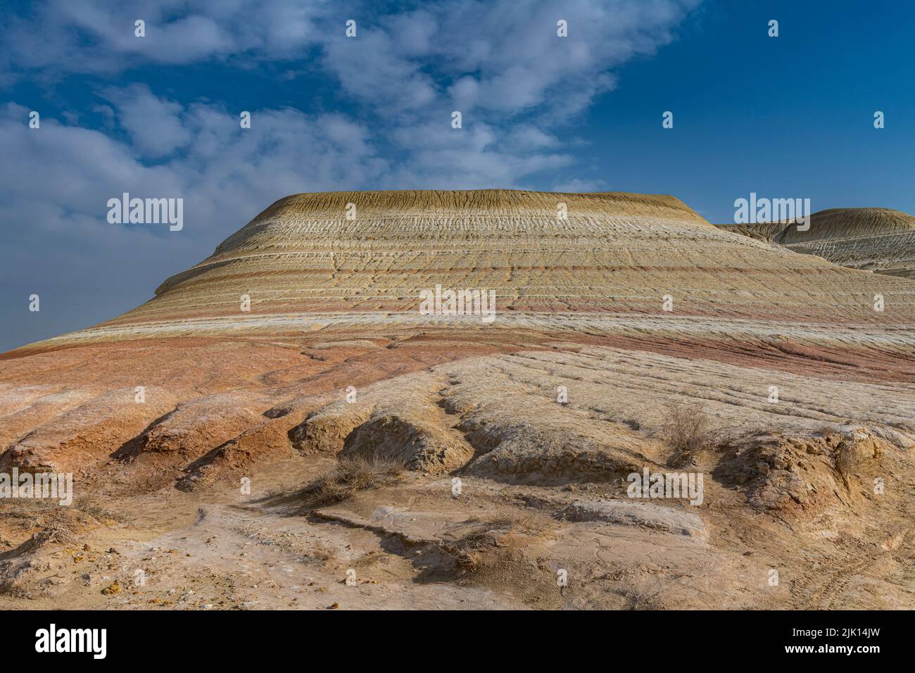 Multicoloured layers of sandstone hi-res stock photography and images ...