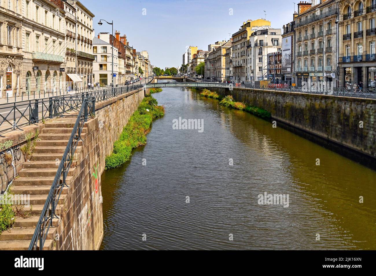 The canalised Vilaine river in Rennes, Brittany Stock Photo - Alamy