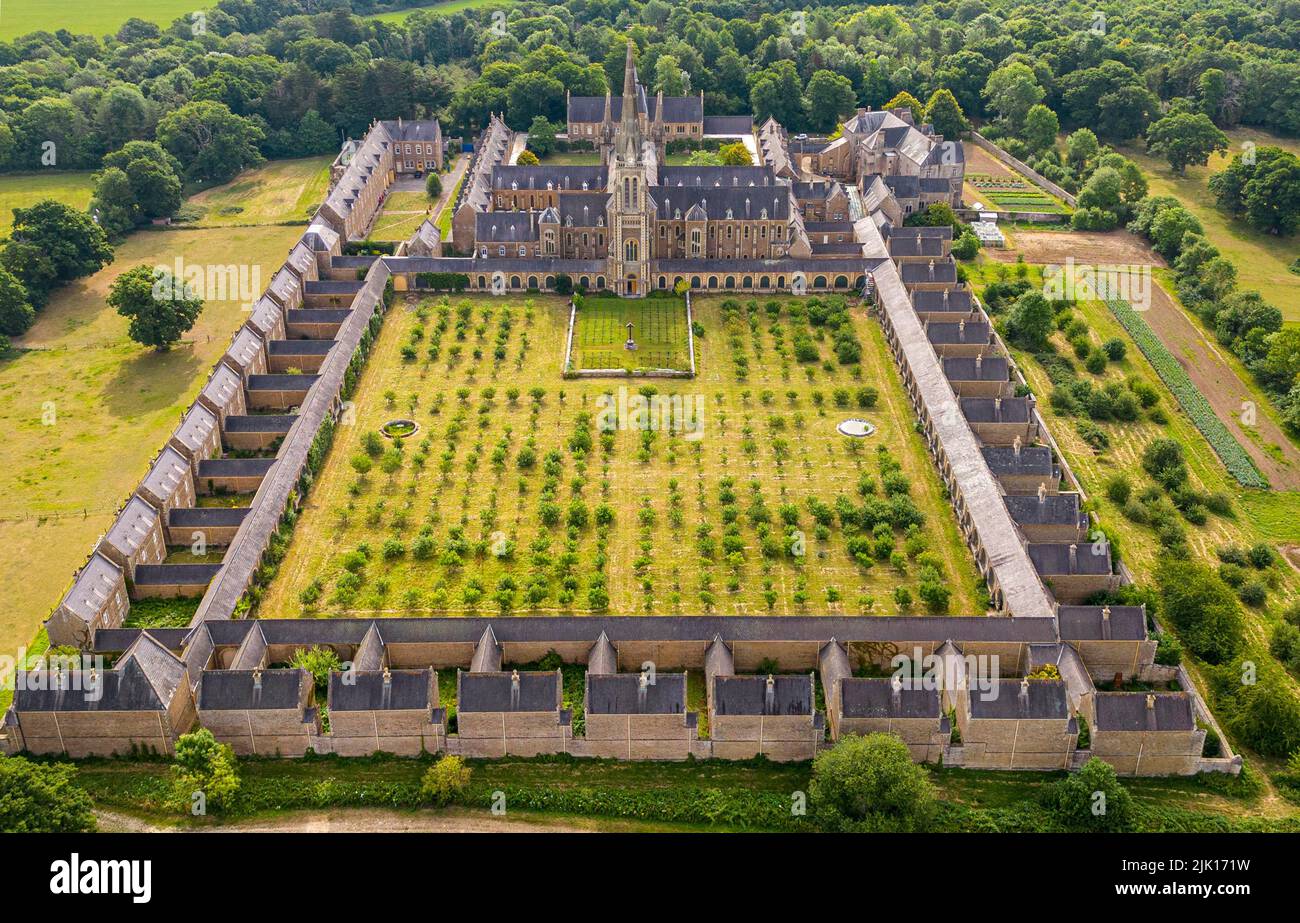 An aerial view of a castle and forest in the countryside Stock Photo ...
