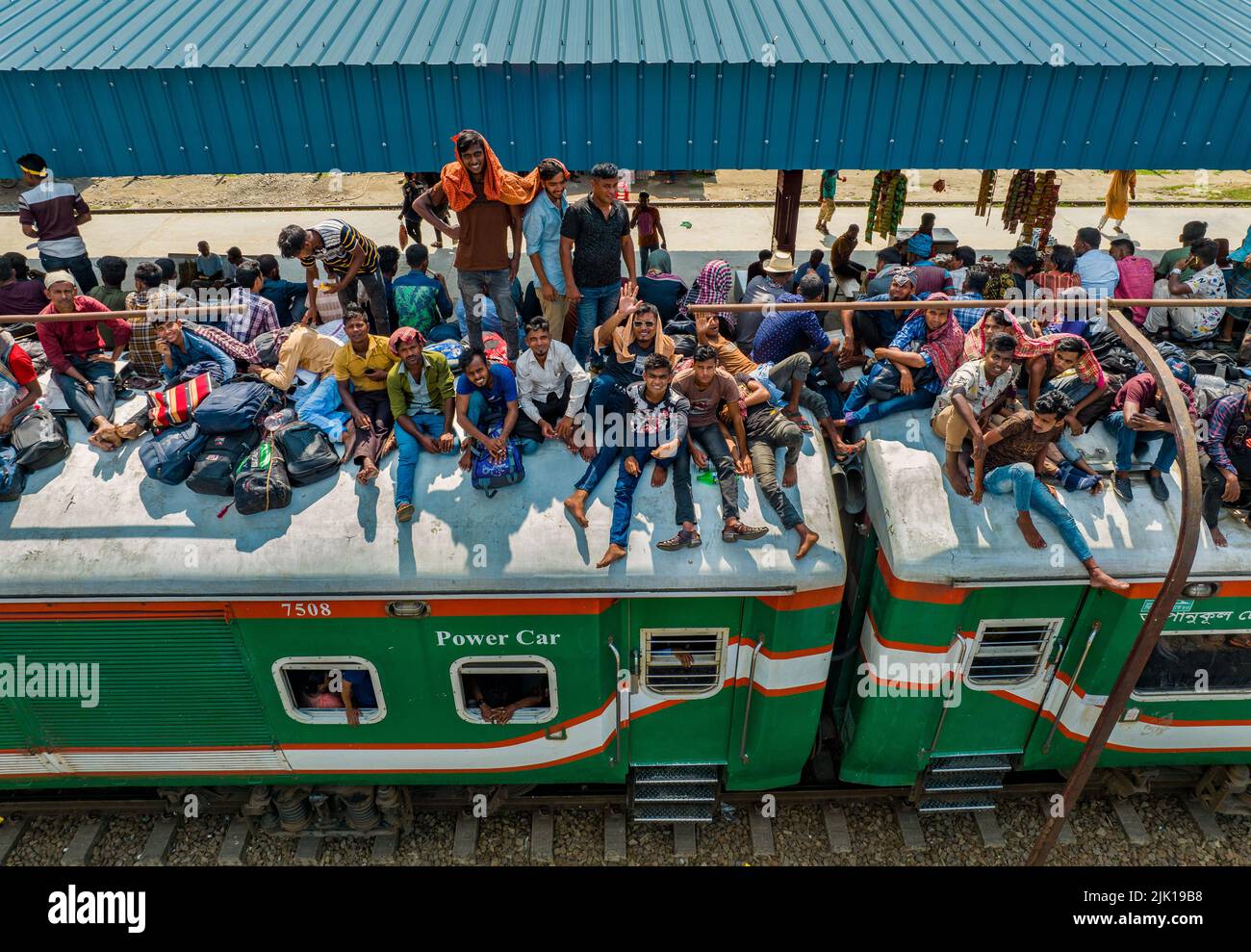 Overcrowded train in Bangladesh Stock Photo - Alamy