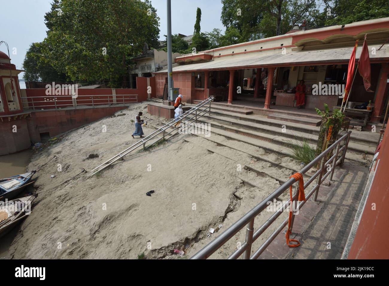 Guptar Ghat or Narayan Ghat along the Ganges. Civil Lines, Kanpur, Uttar Pradesh, India Stock ...