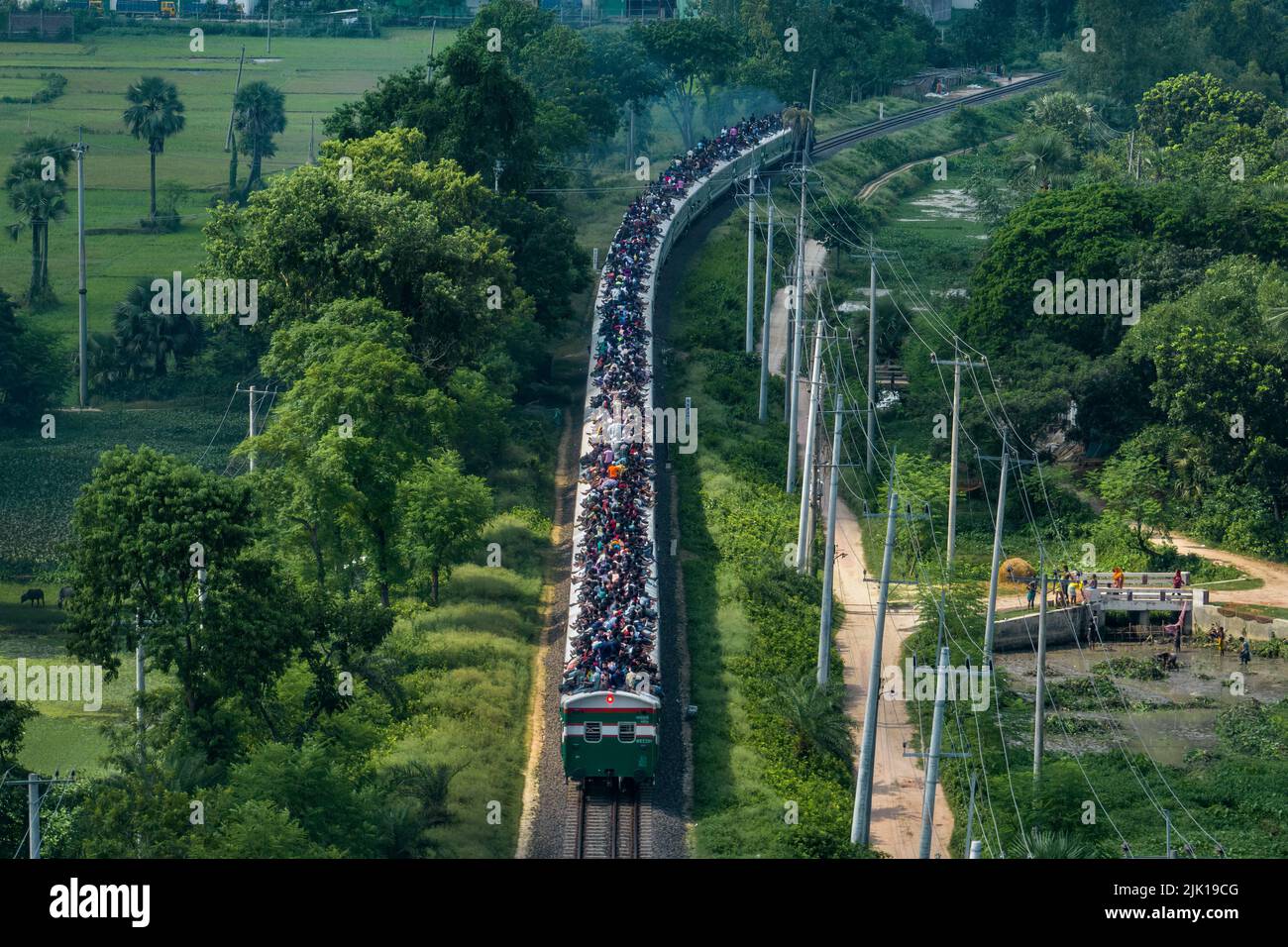 Overcrowded train in Bangladesh Stock Photo - Alamy